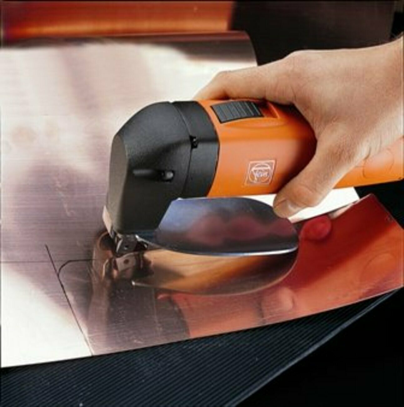 Mechanizované nástroje pro ruční stříhání plechů | MM Průmyslové spektrum